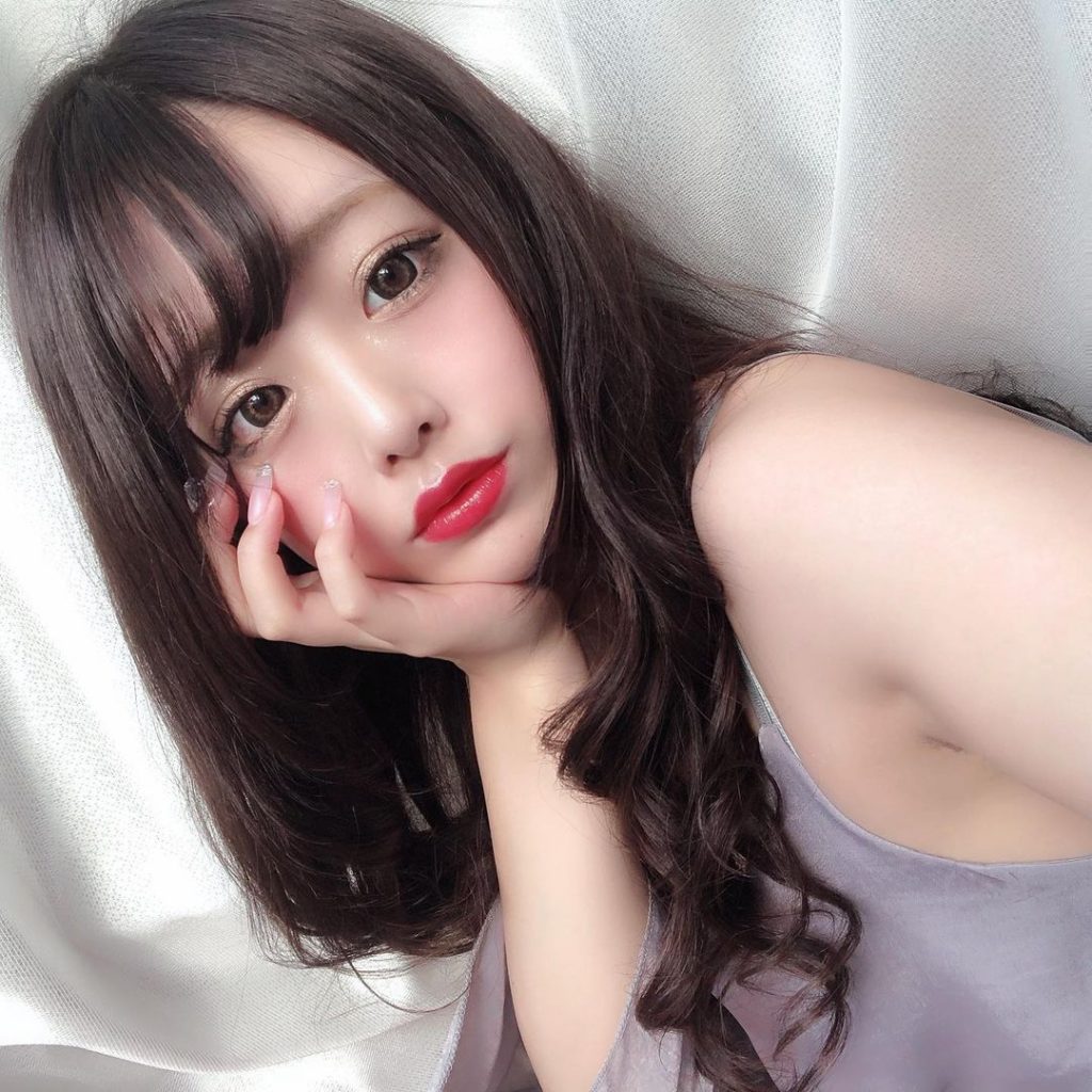 Kagura Hinako (Yakousei Amuse)Age, Bio, Wiki, Facts & More) - Kpop ...
