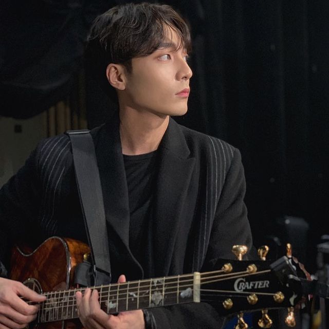 Roy Kim (Singer) Age, Bio, Wiki, Facts & More - Kpop Members Bio