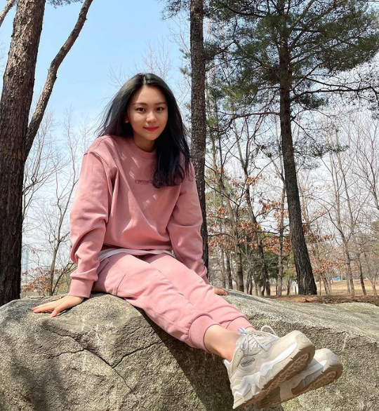 Umji (Viviz Member) Age, Bio, Wiki, Facts & More - Kpop Members Bio