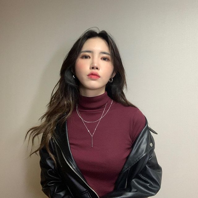 YELO (Singer) Age, Bio, Wiki, Facts & More - Kpop Members Bio