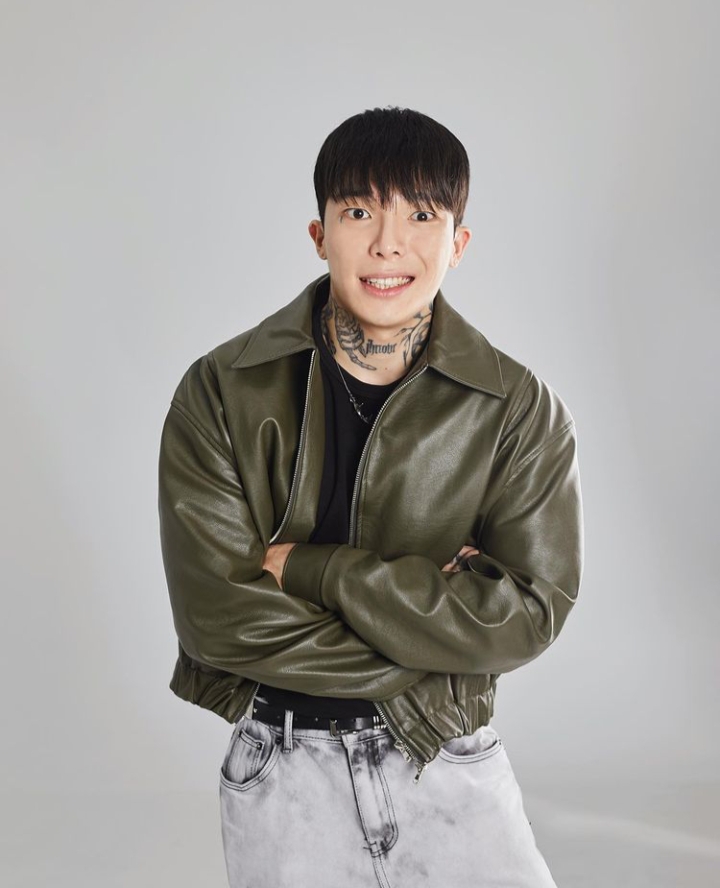 Jhnovr (Singer) Age, Bio, Wiki, Facts & More - Kpop Members Bio