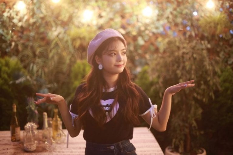 Sumi (FLORIA Member) Age, Bio, Wiki, Facts & More - Kpop Members Bio