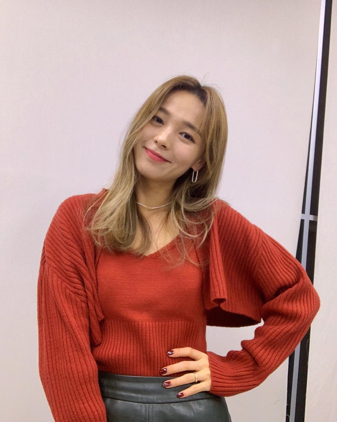 Sunye (Singer) Age, Bio, Wiki, Facts & More - Kpop Members Bio